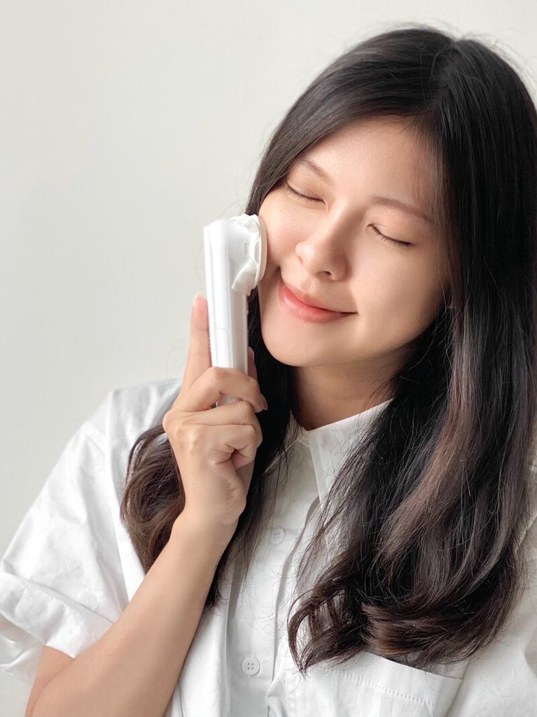 クーポンオフ Kiboer 電気ブラシ スカルプケアブラシ 電動頭皮ブラシ 美顔器 ems 頭皮ケアブラシ 頭筋リフトブラシ バリブラシ 美 | Kiboer